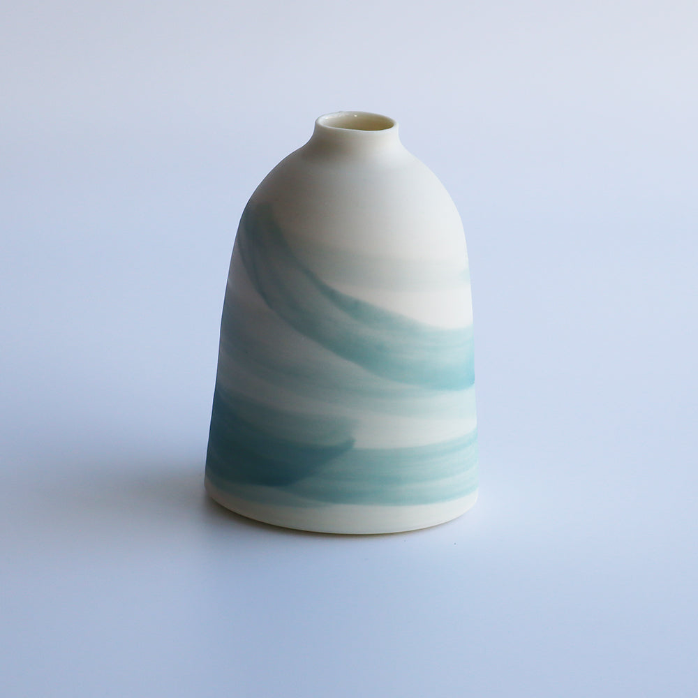Small Bud Vase (Grey Blue Wave), Eleanor Crane – Tamarisk Scilly