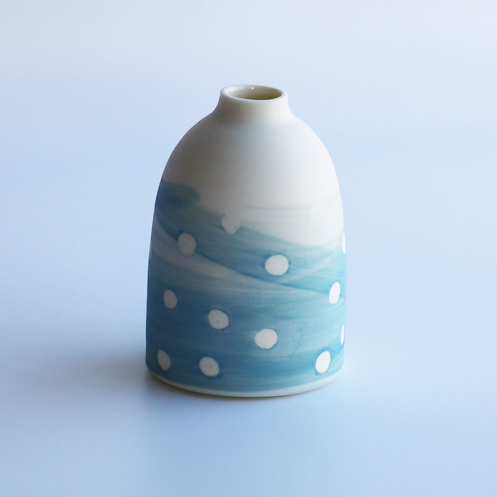 Small Bud Vase (Grey Blue Dot), Eleanor Crane – Tamarisk Scilly